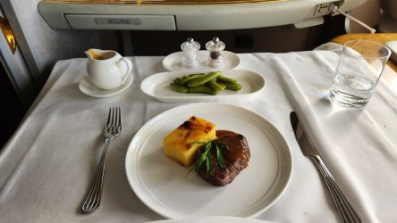 Emirates EK409 Melb - DXB F | Australian Frequent Flyer